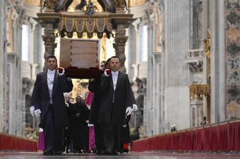 La Franciscana Muerte De Benedicto Xvi Exaudi