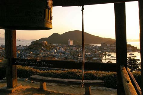 鞆の浦風景 医王寺から眺める景色も最高紅に染まった鞆の浦広島県福山市鞆の浦 備後カメラ部