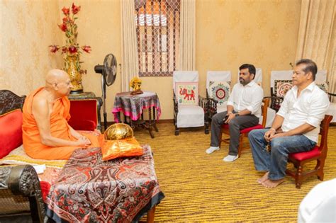 “උනන්දු වෙලා පාලන බලය ලබා ගන්න“ මහ නාහිමියෝ මාලිමාවේ නායකයින්ට පවසති