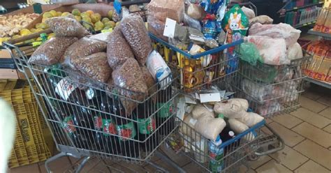Procon Estadual autua supermercado por venda de produtos impróprios ao