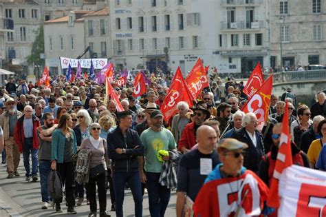 Défilé du er Mai en Charente Maritime personnes réunies à