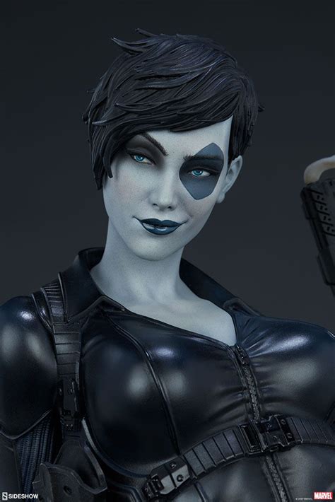Domino Premium Format Figure Domino Marvel Sideshow Collectibles