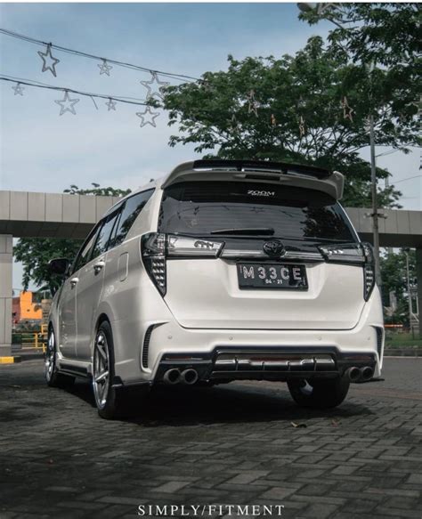 Modifikasi Toyota Innova Reborn Makin Perlente Pakai Body Kit Custom