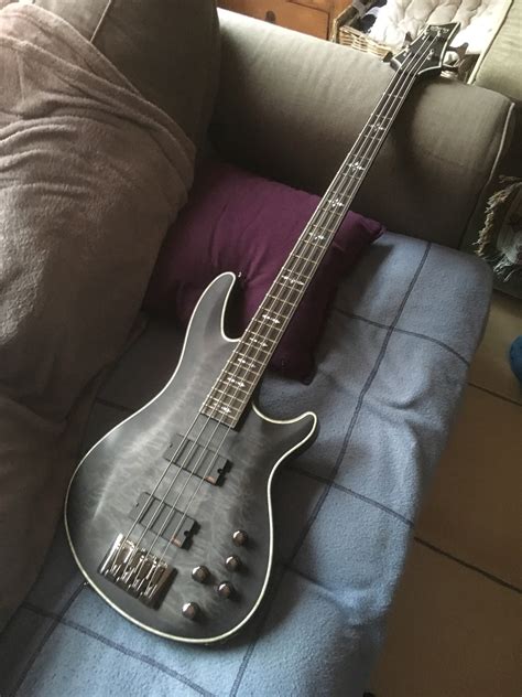 La Basse électrique Schecter Hellraiser Extreme 4 Stbs Test Et Avis