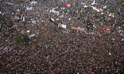 Egípcios Voltam A Lotar Praça Tahrir Em Protesto Contra Junta Militar