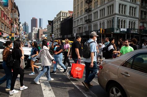 Us Economic Activity Rises But Growth Seen Slowing Fed Beige Book