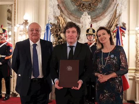 Javier Milei recibió las primeras cartas credenciales de embajadores