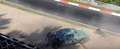 Ford GT Gets Destroyed In Nurburgring Crash During H Classic Race Autoevolution