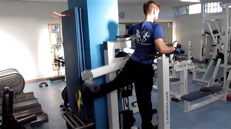 Patada gluteo en maquina de pie - YouTube