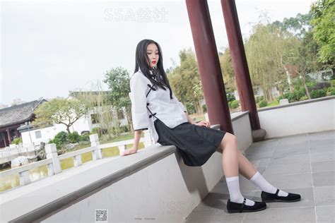 第068期：君君民国学妹肉丝白袜 Ssa丝社