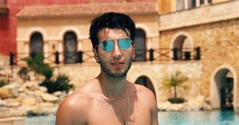 Sebasti N Yatra No Deja De Presumir Sus Cuadritos En Instagram Fotos