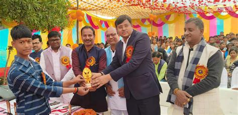 वंदना एजुकेशनल वेलफेयर सोसाइटी में धूमधाम से मनाया गया वार्षिकोत्सव