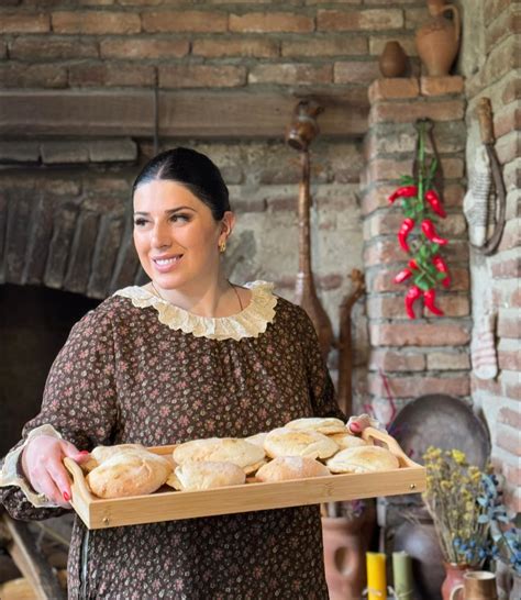 პაპას სახლი პაპას სახლი Added A New Photo