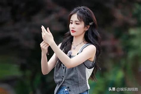 離婚才半年，楊穎已經受盡冷眼，終於明白黃曉明對她有多重要 每日頭條