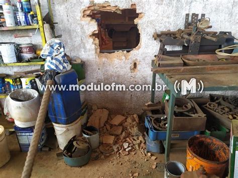 Veja O Vídeo Criminosos Abrem Buraco Em Parede De Loja E Levam