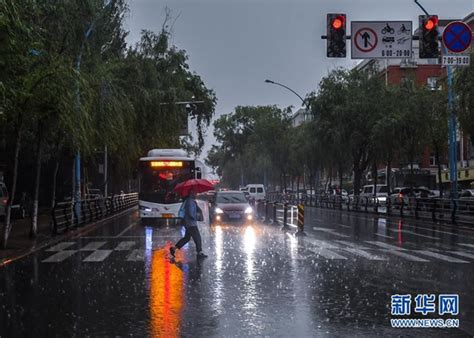 三预警齐发暴雨继续袭击我国南方地区 半月谈