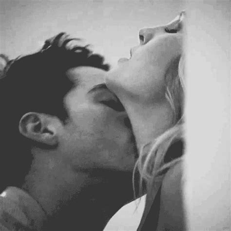 Love Kiss Gifs WiffleGif