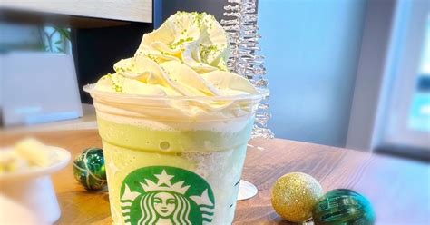 【スタバ新作】「待ってた！」5年ぶりのピスタチオにsns歓喜 クリスマスツリーのようなビジュアルの『メルティホワイト ピスタチオ フラペチーノ