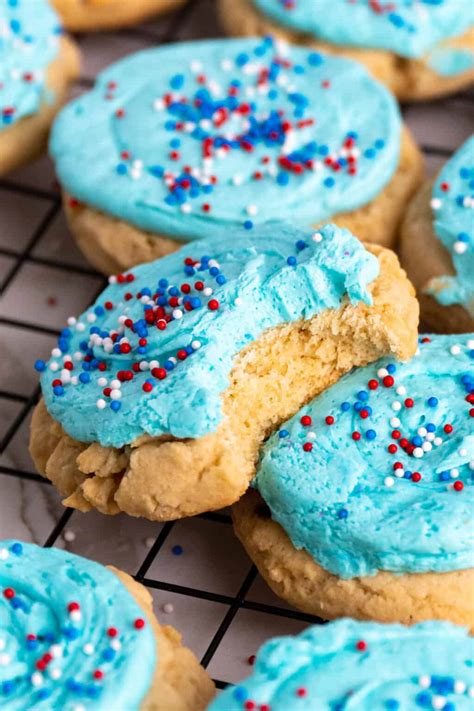 Easy Frosted Sugar Cookies The Cooking Duo