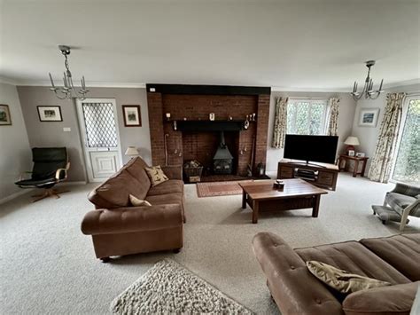 Properties For Sale In Ammanford Anna Ashton