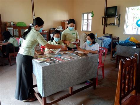 ပလောက်မြို့တွင် Mobile Library စနစ်ဖြင့် စာအုပ်စာစောင်များ ငှားရမ်းပေးခ