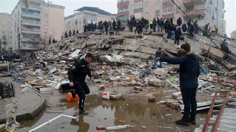 Terremoto en Turquía Puede llegar a haber cientos de miles de muertos advirtió un experto