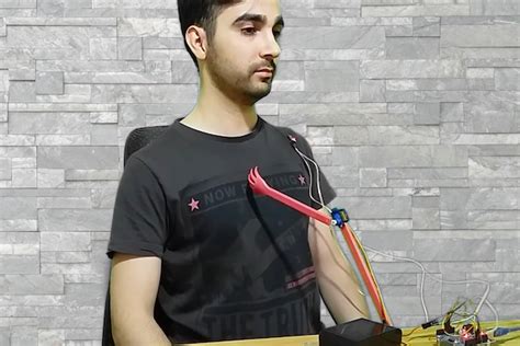 Slouching Unaware This Robot Sets Your Posture Upright When You Forget