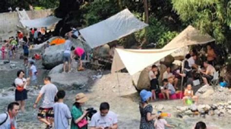四川彭州突发山洪，多名亲历者朋友圈曝光：几秒钟冲走了大人小孩高清1080p在线观看平台腾讯视频