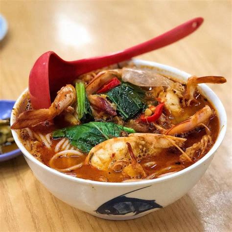 新加坡老字号煮炒👍 国成球记餐室，最接地气的本土美食💯 镬气十足、经典好味 新加坡新闻