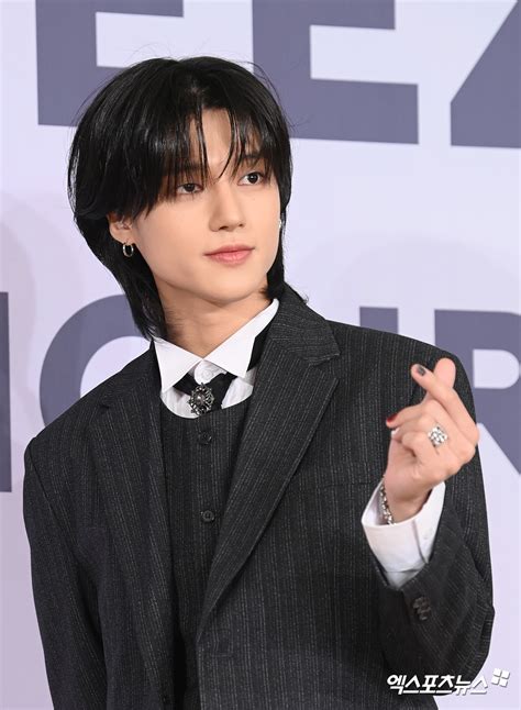 에이티즈 우영 장발로 변신 엑 s HD포토 나무뉴스