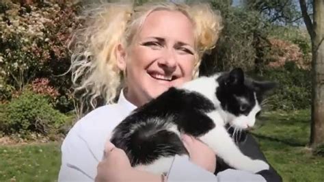 Woman Marries Cat To Avoid Eviction By Landlord Who Wouldnt Allow Pets