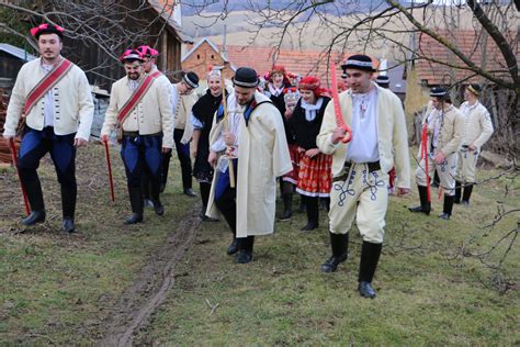 Slovácko Slaví Mečové Tance Přibyly Na Seznam Nemateriálních Statků