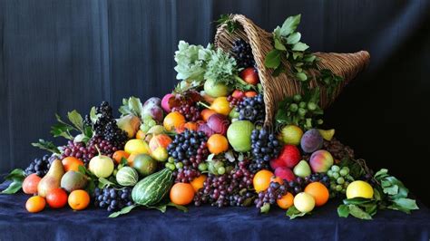 A Cornucopia Overflowing With An Abundance Of Colorful Fruit Stock Illustration Illustration
