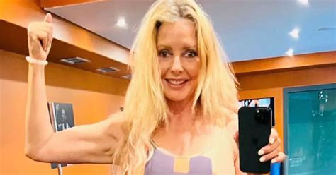 Carol Vorderman Shows Off Abs And Tiny Waist As She Insists She Isnt