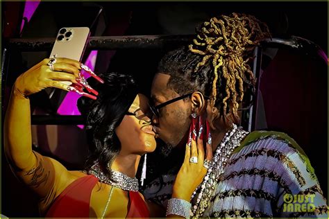 Cardi B And Offset Perform At New Years Eve Bash In Miami Photo