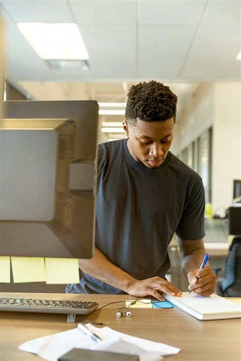 How To Better Manage Employees Payroll A Guide