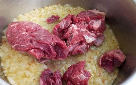 Macar Gulaş Yemek Tarifi Perisi