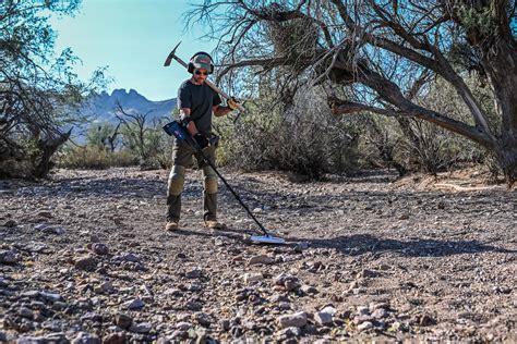 Minelab Gpx 6000 All Gold Detector With 11” Monoloop And 14” Double D Waterproof Coils