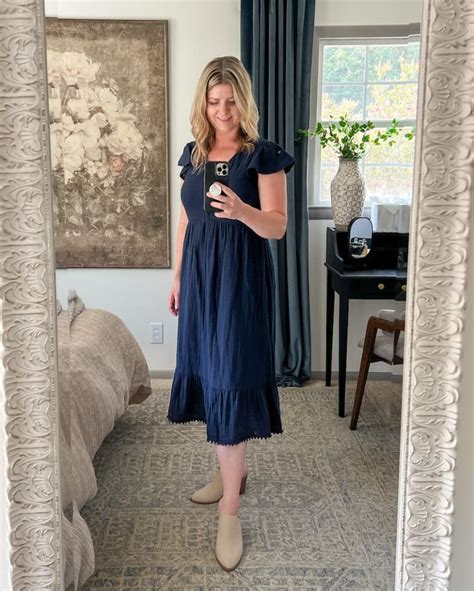 10 Easy Tips How To Dress To Hide Mom Belly Pooch Blesser House