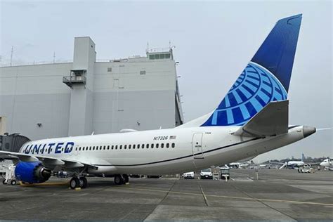 SMBC Aviation Capital SMBC Aviation Capital Delivers Boeing 737 8