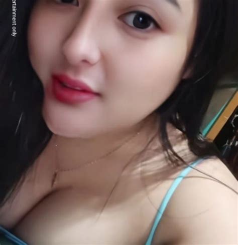 Jalan Jalan Ketemu Buah Apa Ini 😂😂🥰🥰🥰 Bikini Reeks Sexy Fyp