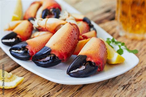 Stone Crab Claw Sizing Guide Choosing Between Medium Large Jumbo