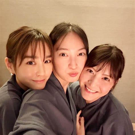 佐藤ありささんのインスタグラム写真 佐藤ありさinstagram「夏の思い出🌻 美玲と絢と温泉旅行したり、ずっと行ってみたかった鶏舎の