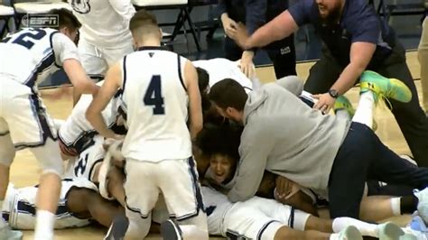 Maine Buzzer Beater Stuns Bryant Drops Bulldogs To Six Seed In America