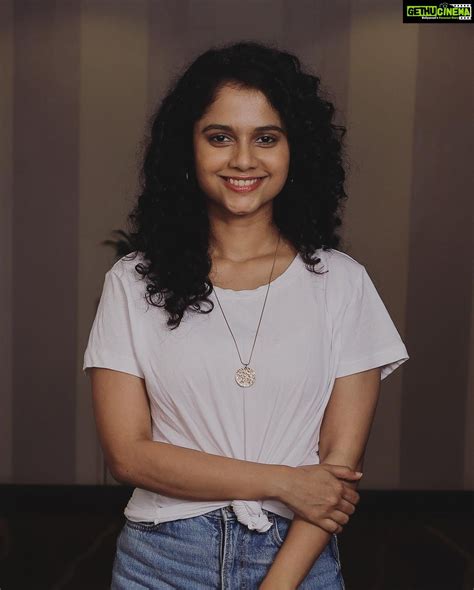 Actress Namita Krishnamurthy Wiki Biography Age Gallery Wallpaper