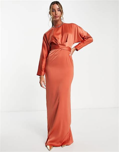 Asos Design Vestito Lungo In Raso Con Maniche Ad Ali Di Pipistrello E