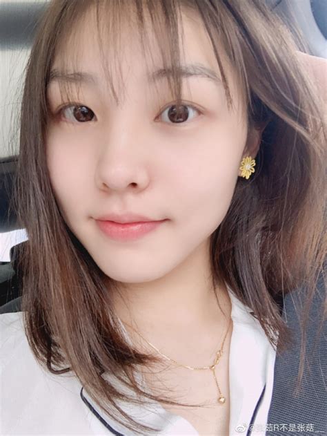 张茹：开心就是坐着游轮🚢吃着串🍢 Marry Me💗被我收到啦 直播吧