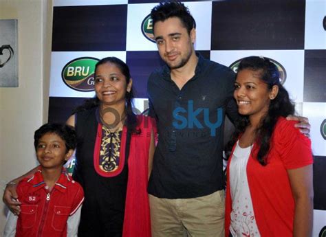 Imran Khan Bru Gold Coffee Bean Contest Boldsky