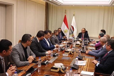 قطاع الأعمال العام تبحث التعاون مع جمعية مطوري القاهرة الجديدة