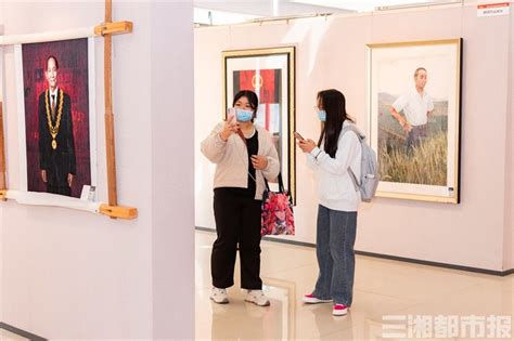 三湘都市报：“艺”心跟党走！湖南工艺美院师生艺术作品展开展 湖南工艺美术职业学院